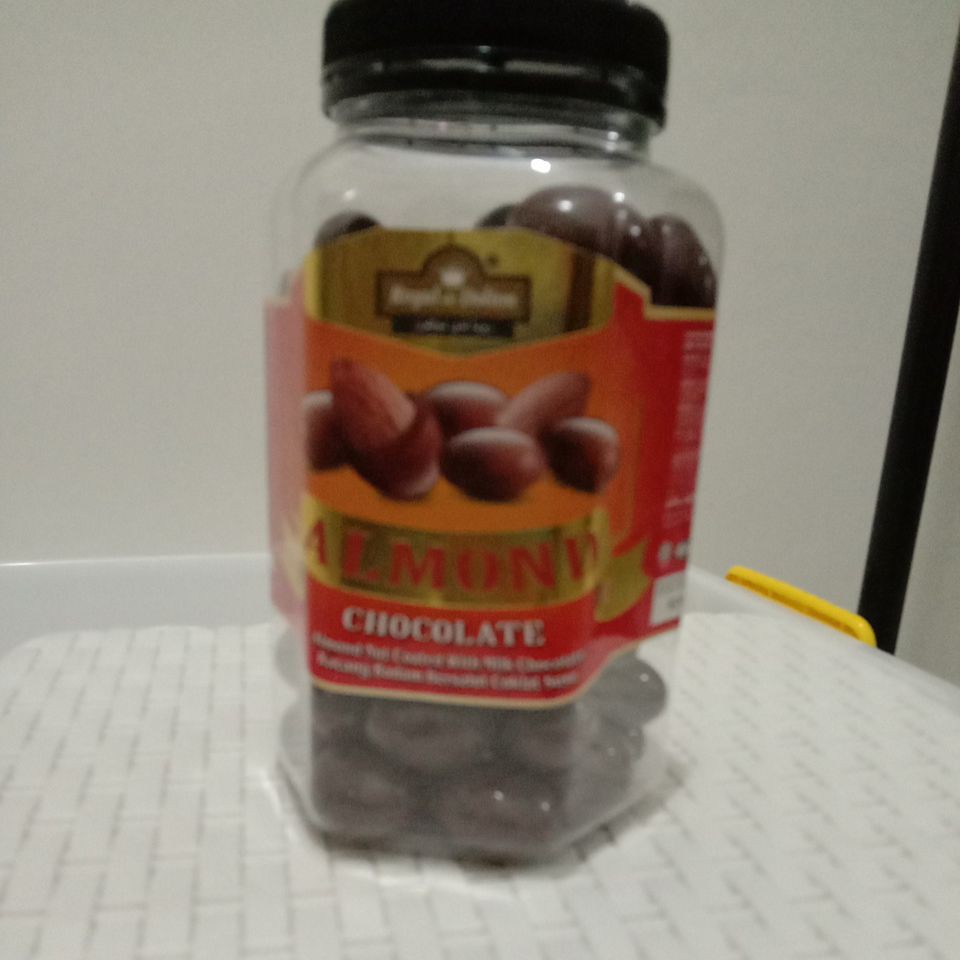 Jual Coklat almond royal de dolton | Shopee Indonesia