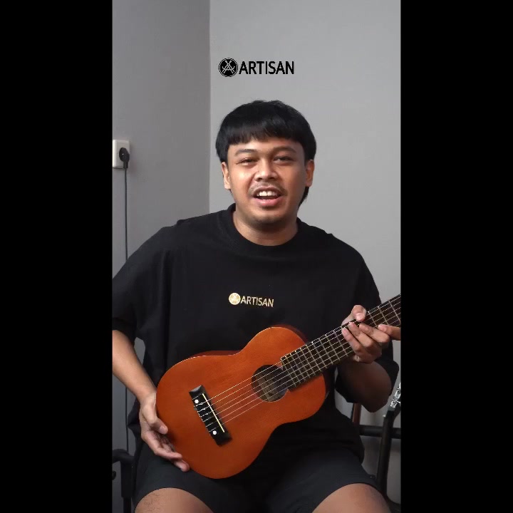 Jual ARTISAN Gitar Lele Mini AR - GLX6 Senar 6 Nylon Guitar | Shopee ...