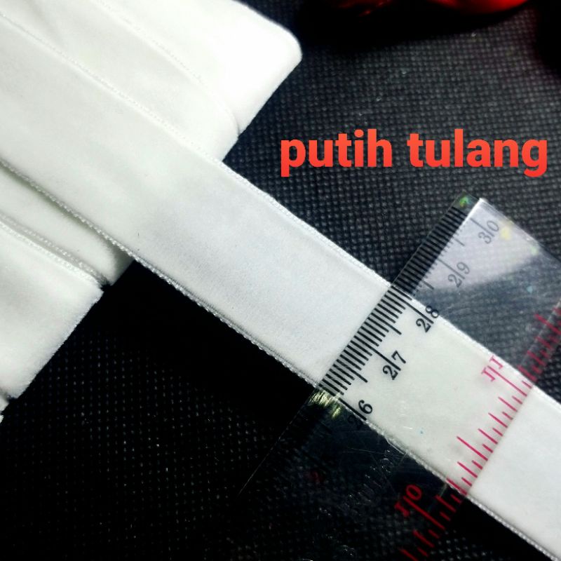 Jual per rol 15 meter,pita bludru/velvet warna putih tulang lebar 2 cm ...