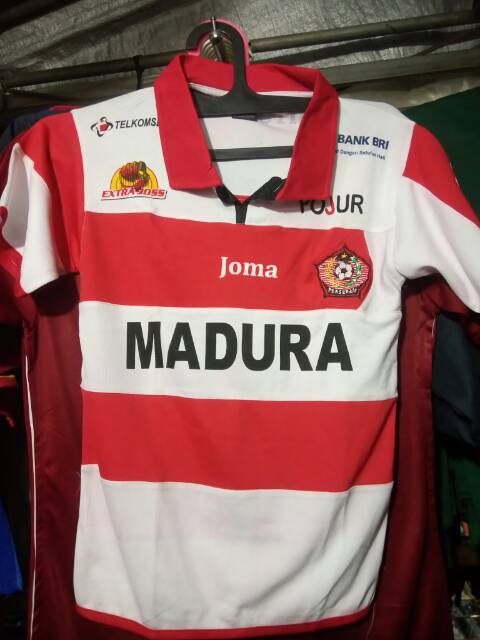 Jual Jersey Persepam Pamekasan Madura United Liga ISL 2013 Home Merah ...