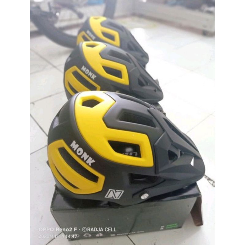 Jual Helm Monk Nautilus Hitam - Kuning | Shopee Indonesia