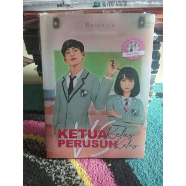 Jual NOVEL KETUA KELAS VS PERUSUH KELAS - RAINNIYA | Shopee Indonesia