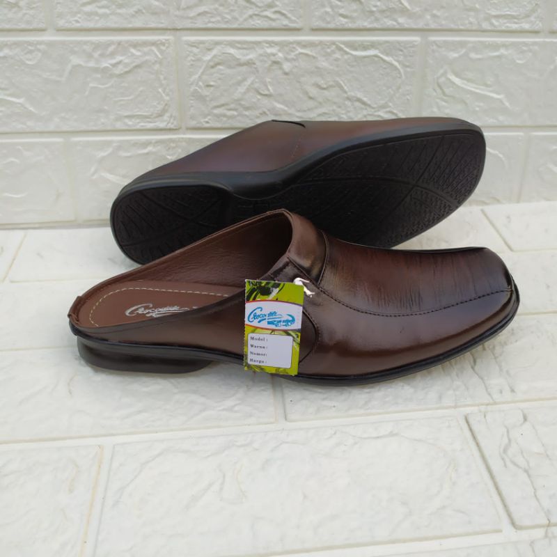 Jual Sepatu Sandal Pria Kulit Asli Terlengkap & Harga Terbaru Juni 2026 ...