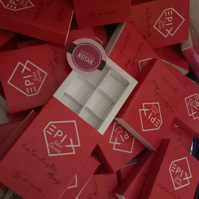 Jual 12pcs Box Coklat sekat 6 dg Logo | Shopee Indonesia