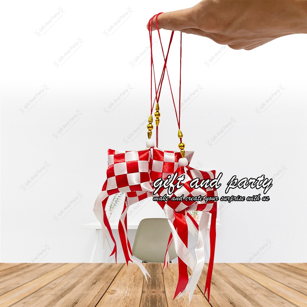 Jual Ketupat Merah Putih / Hiasan Mobil Merah Putih / Aksesoris HUT RI ...