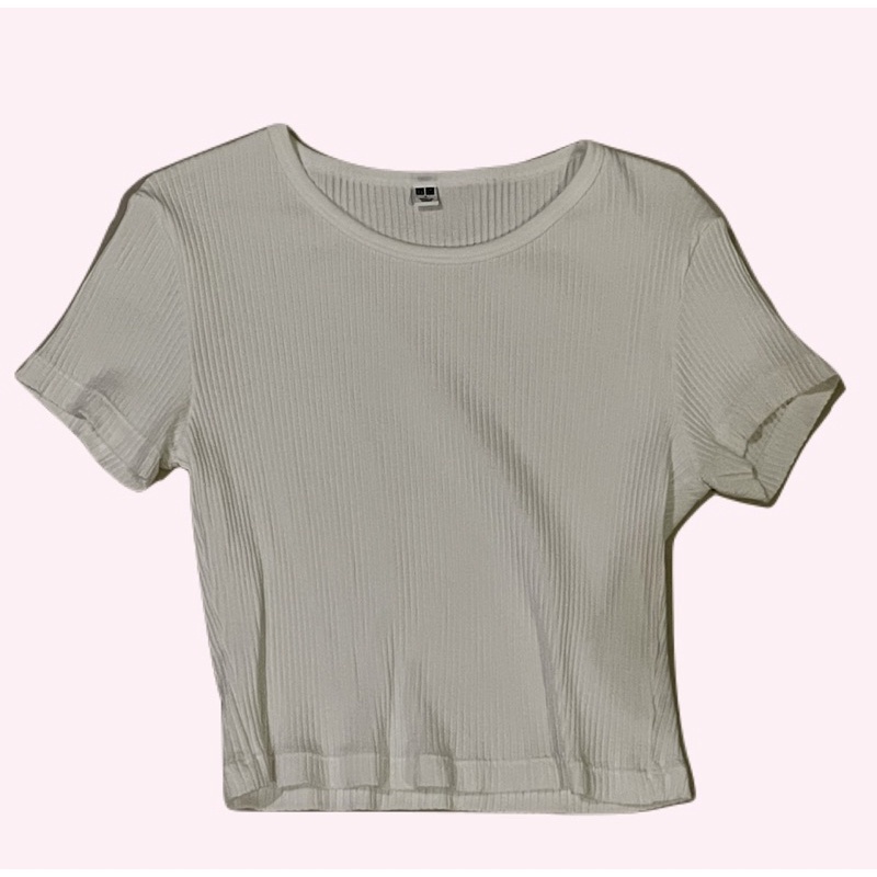Jual crop top uniqlo | Shopee Indonesia
