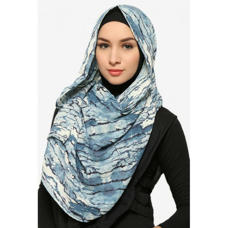 Jual Bia by Zaskia Mecca Kami Idea Kerudung Shawl Wood Blue / pashmina ...