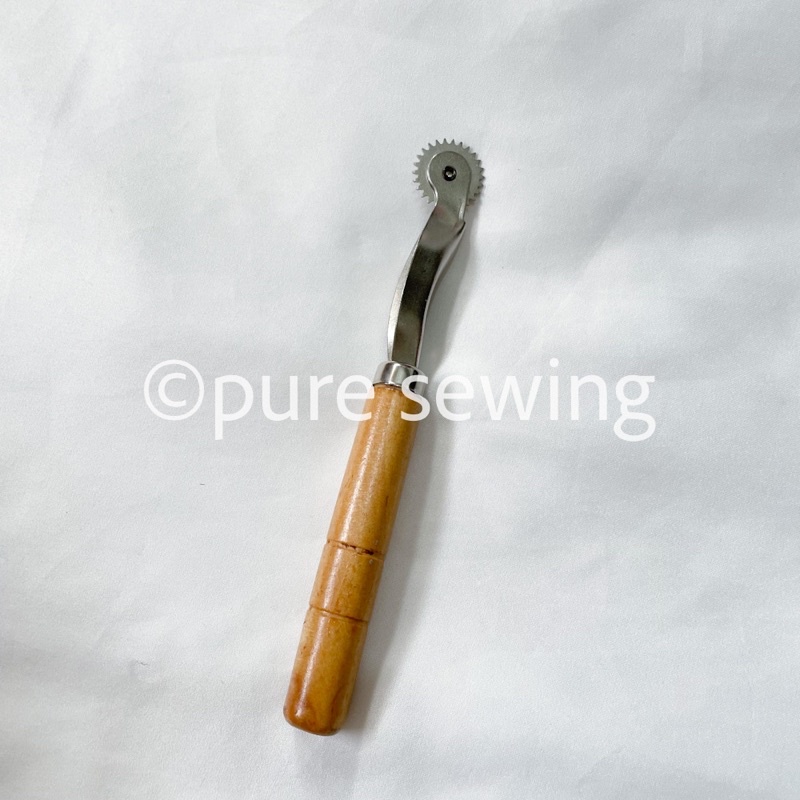 Jual (1 PCS) Rader Jahit Kayu Bergerigi dan Bundar | Alat Pola Jahit ...