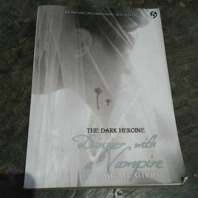 Jual Novel bekas The Dark Heroine : Dinner With a Vampire | Shopee ...