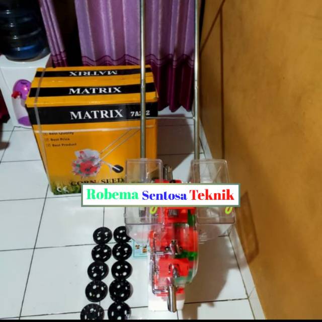 Jual Alat Tanam Jagung MATRIX 2 Fungsi Menanam dan Memupuk (2 IN 1 ...