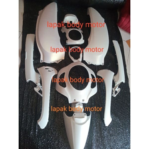 Jual PAKETAN BODY SCOOPY BARU NEW PUTIH DOFF K2F PRESTIGE SPORTY ...
