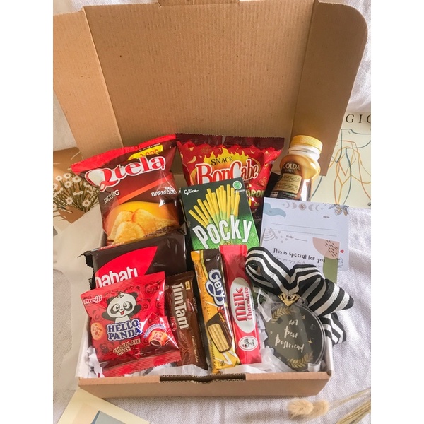 Jual Snackbox Giftbox + Medali hadiah Kelulusan Ulang tahun Wisuda ...