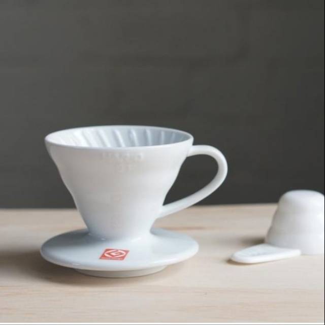 Jual Hario V60 Dripper Ceramic White VDC-01W | Shopee Indonesia