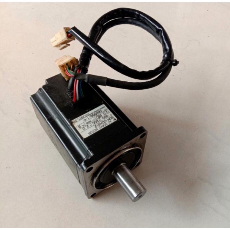 Jual Ac servo motor 200W 200 volt 3000Rpm 2A model Sgm 02A 312 | Shopee ...