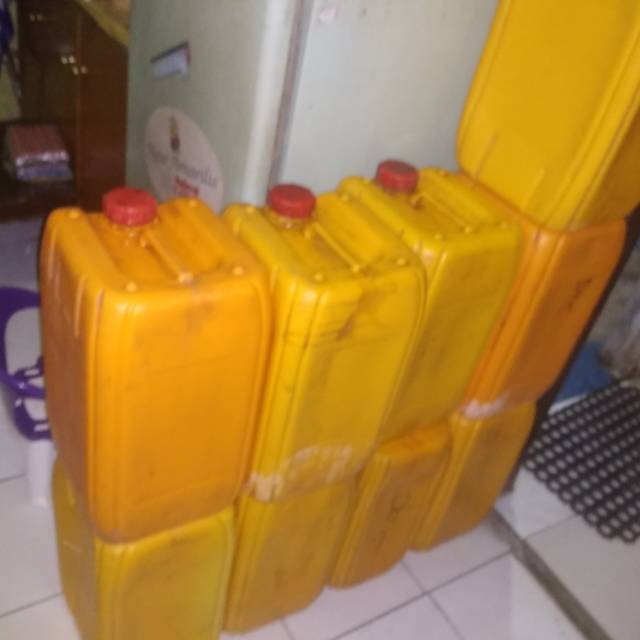 Jual Jerigen 20 L bekas minyak | Shopee Indonesia