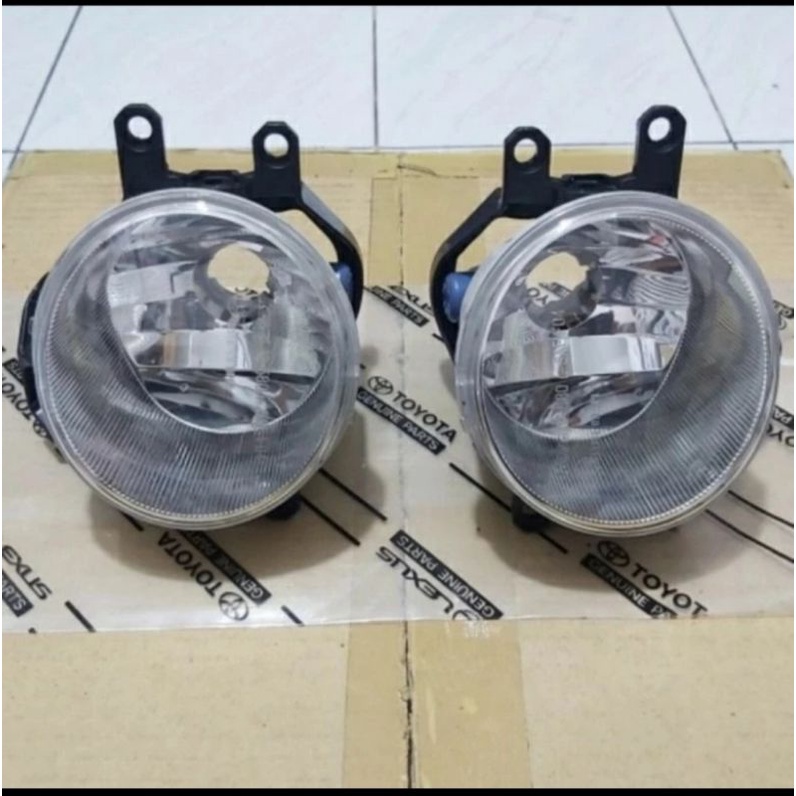 Jual foglamp Innova REBORN lampu kabut Fortuner vrz foglamp Innova ...