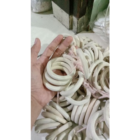 Jual Ring Kayu Natural 4 Ukuran tanpa sambungan | Wooden Ring | Ring ...