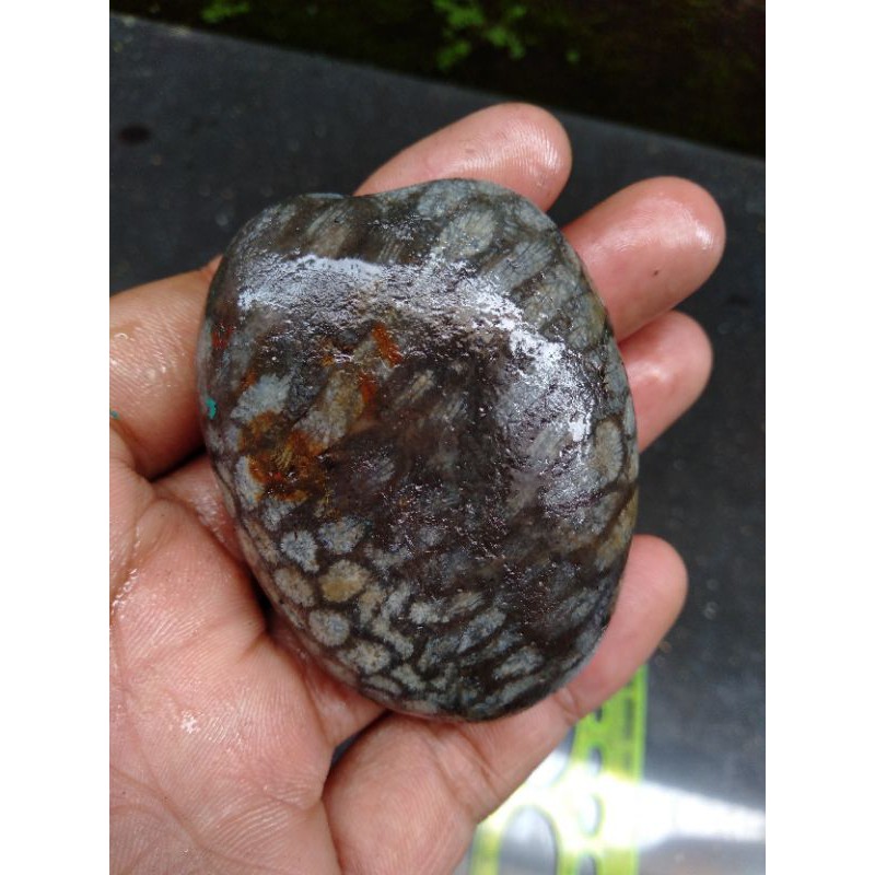 Bahan Batu Teratai Batu Akik Tawon Merah Diminati Pembeli
