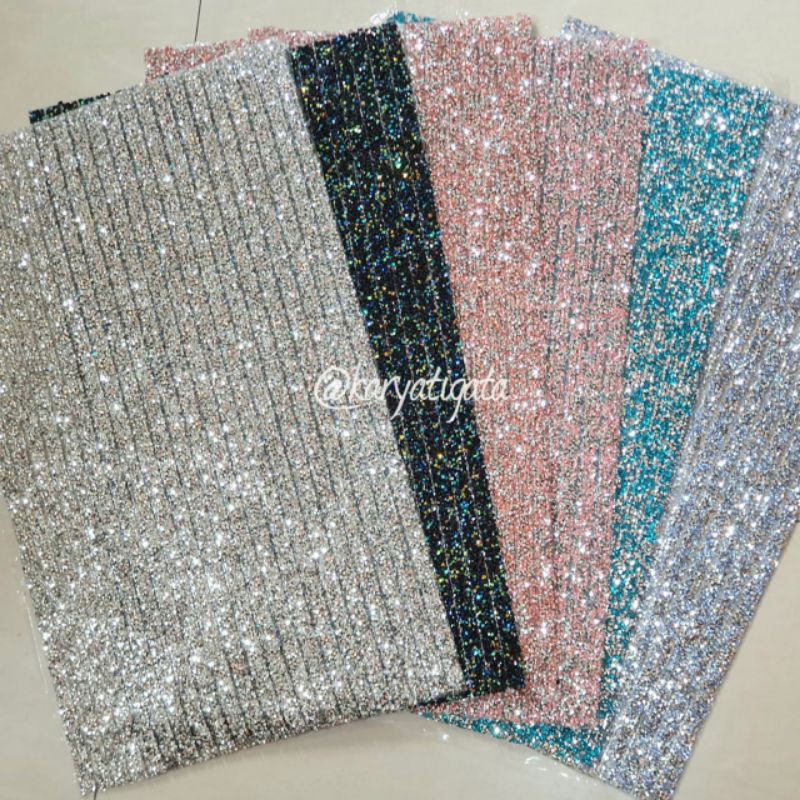 Jual (Per Lembar) Diamond Tikar Gosok Motif Acak 22 cm x 40 cm | Shopee ...