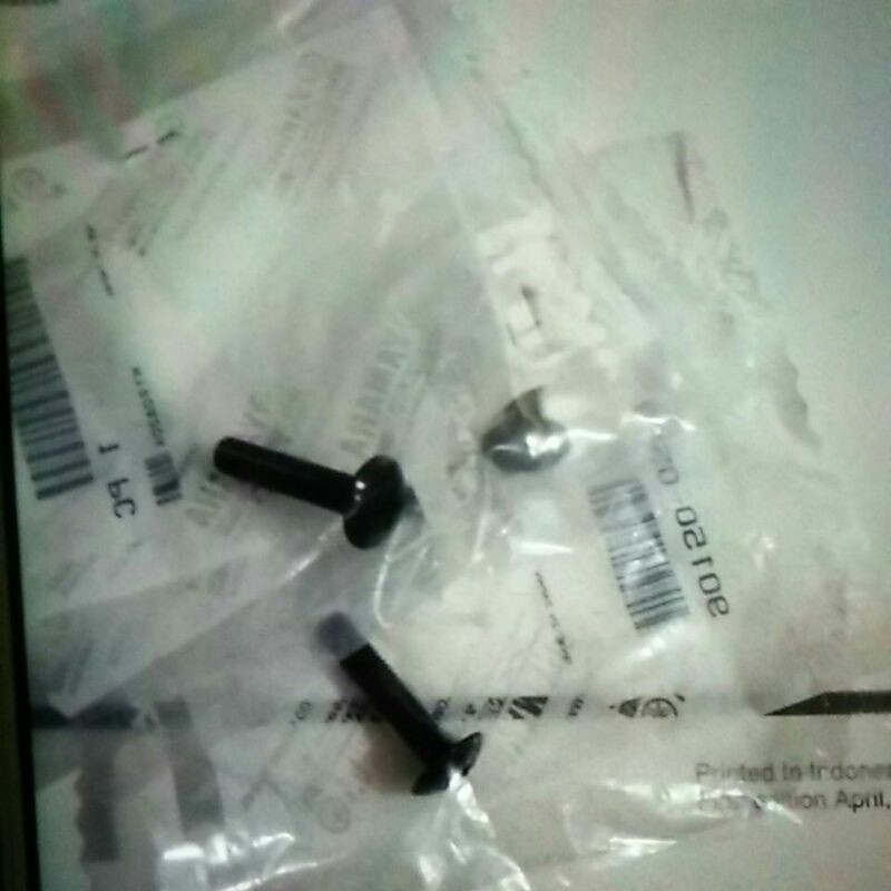 Jual Baut Plastik Visor Winshield NMAX ori Yamaha | Shopee Indonesia