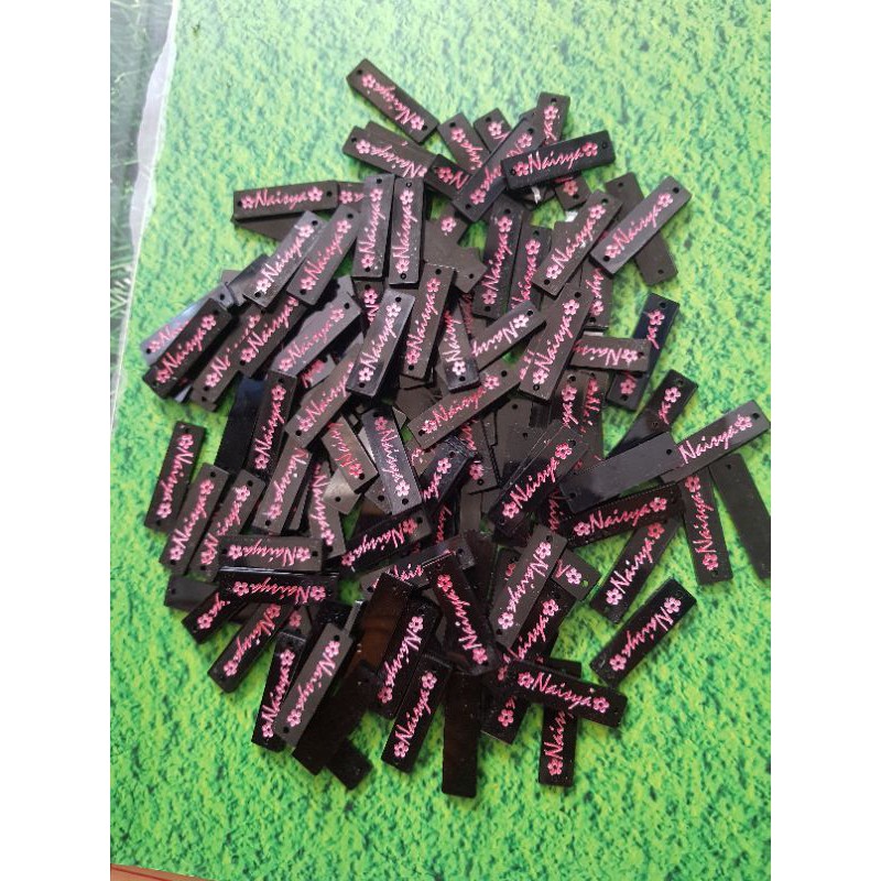 Jual label akrilik hitam, gold, bening grafir. warna1 lubang | Shopee ...