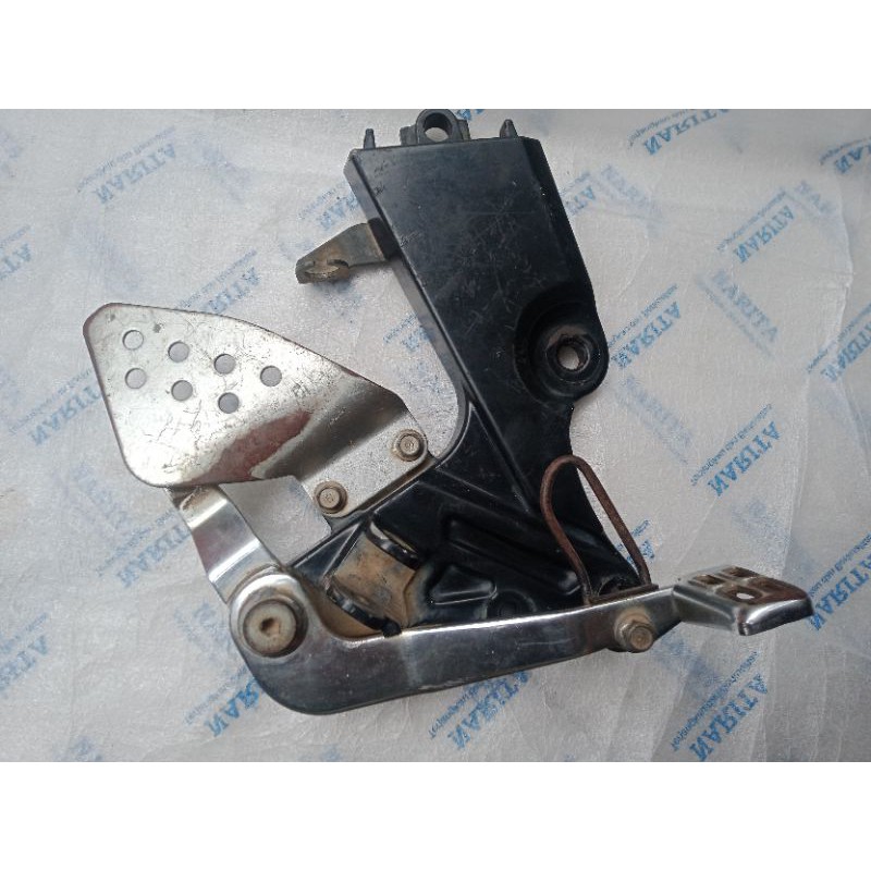 Jual Duduk Step Depan Yamaha Byson Bagian Kanan/Original Copotan ...