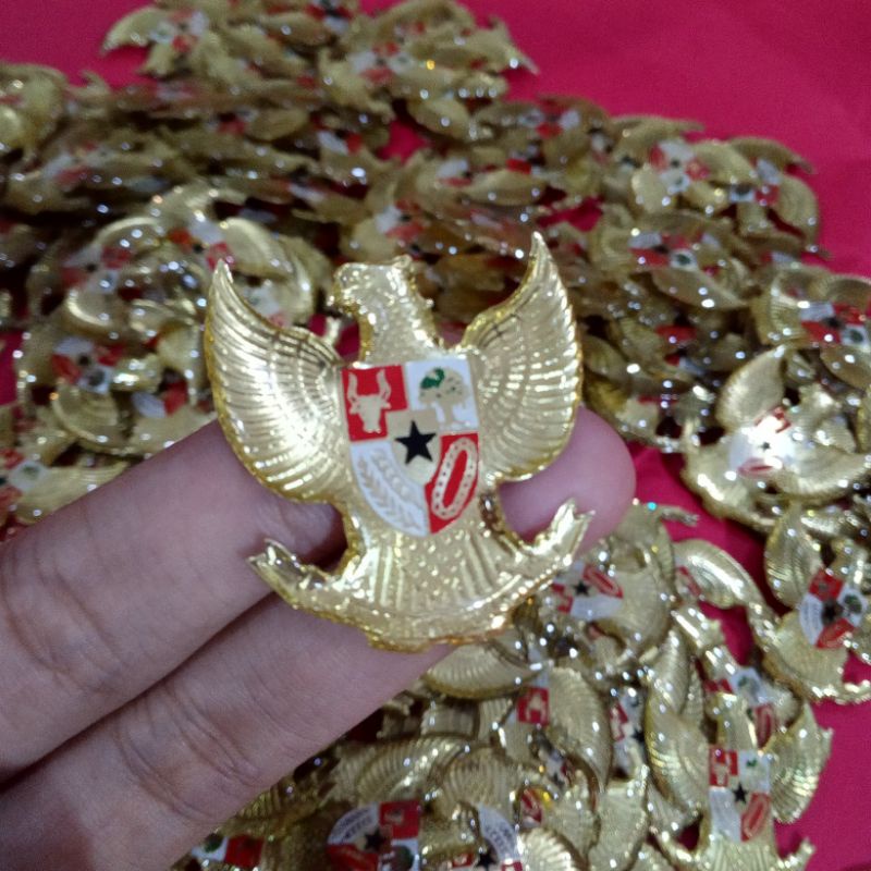 Jual PIN LENCANA GARUDA RESIN KUNINGAN | Shopee Indonesia