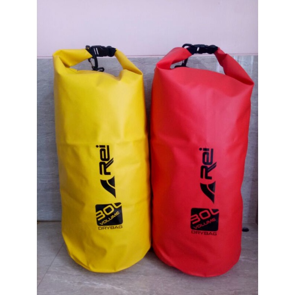 Jual DRY BAG REI 30L | TAS WATERPROOF REI 30L | Shopee Indonesia