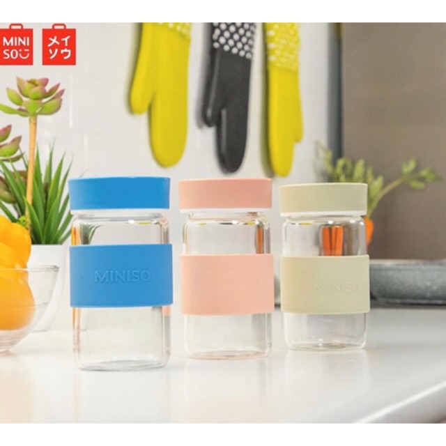 Jual MINISO Small Glass bottle with sillicone. Botol minum kaca miniso ...