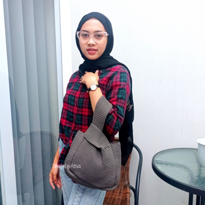 Jual Tas hampers Rajut / Tas Tangan / Knit Knot Bag / Knot Bag Rajut ...
