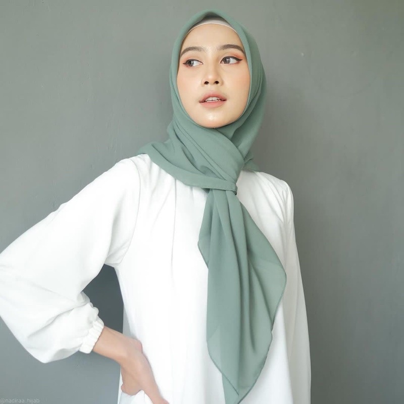 Jual TURUN HARGA!!! 40+ Warna Hijab Segi Empat Bella Square Premium ...