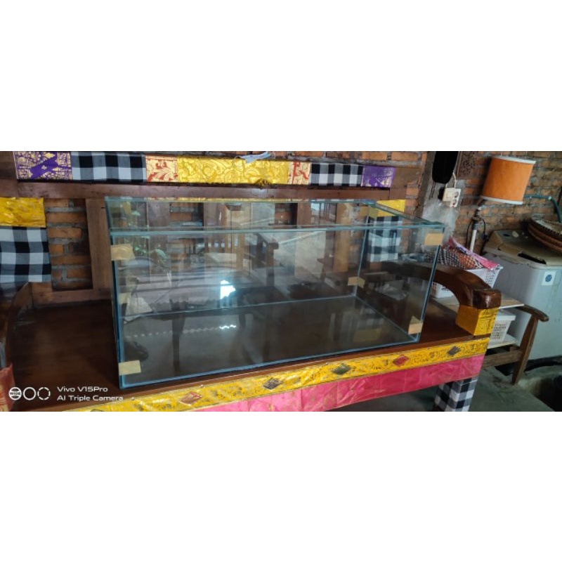 Jual AKUARIUM UK 120X50X50 full 8MM FULL SABUK ATAS kaca dasar warna ...