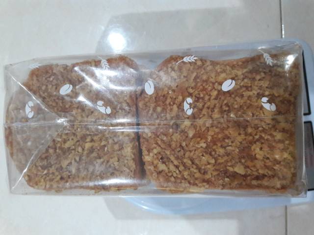 Jual Hari Biskuit /Roti Kenari Kering 400 gr - oleh2/ jajanan/ kue khas ...