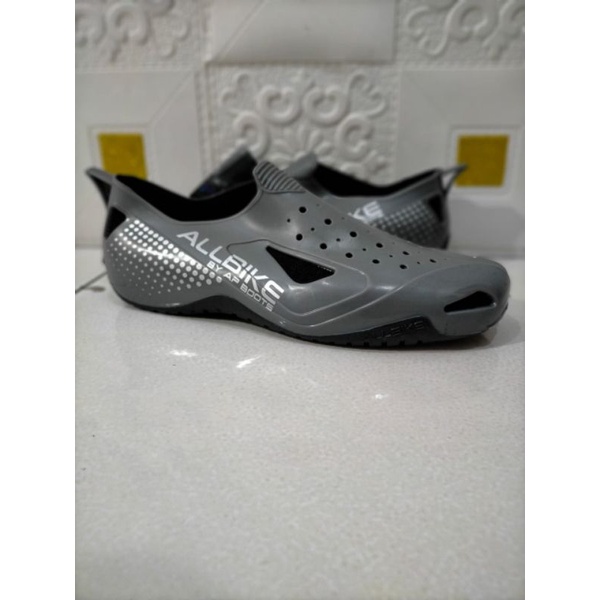 Jual sepatu All bike AP boot sepatu karet abu | Shopee Indonesia