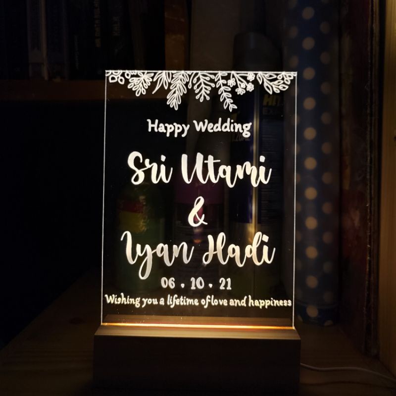 Jual alamanda GIFT BOX Akrilik Lettering Sign A5 Stand LED Kado Wisuda ...