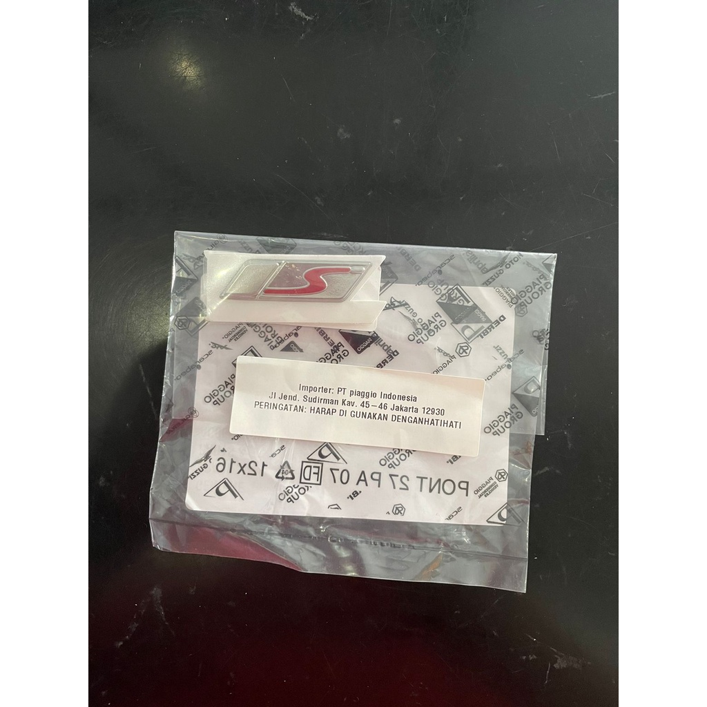 Jual Sparepart Vespa Sticker emblem S glovebox laci Sprint Primavera ...