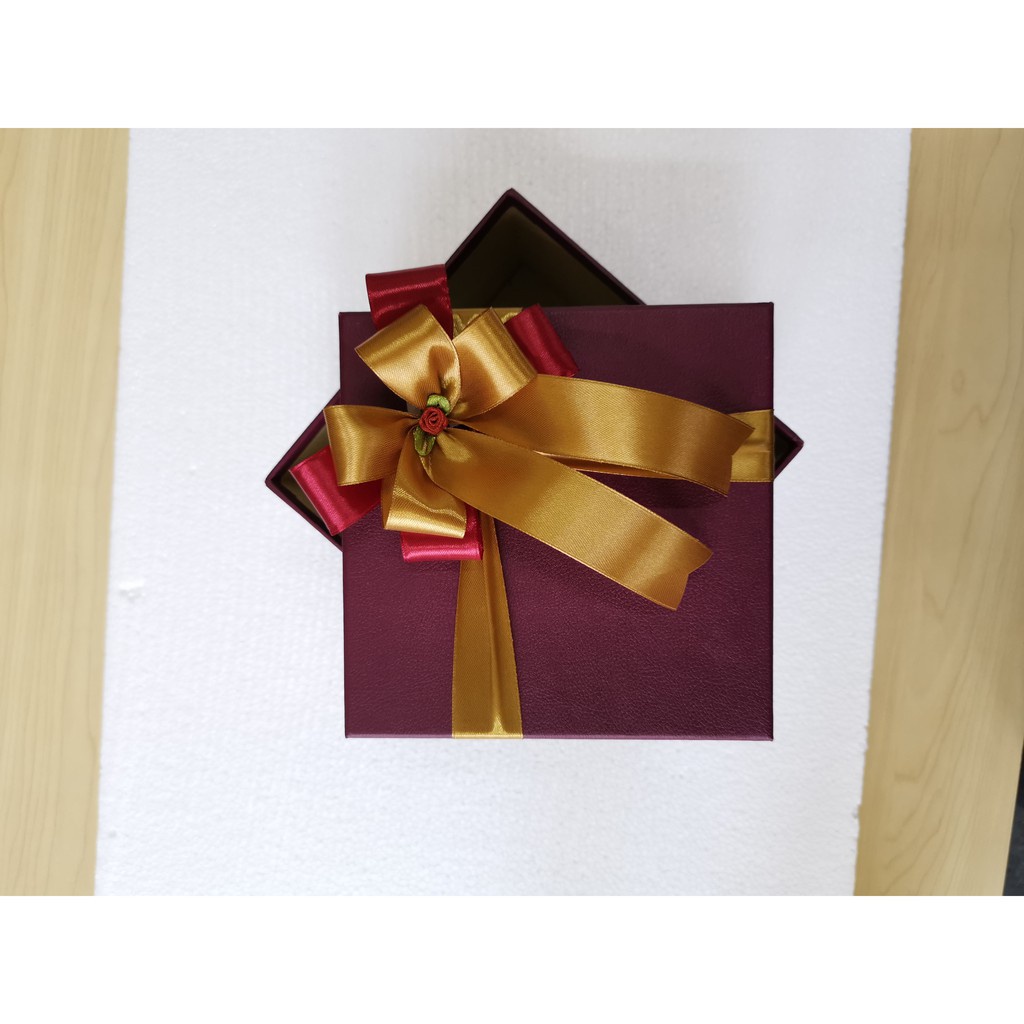 Jual Paket Gift Box Small & Greetings Card 15x15x10 (Wajib dengan jam ...