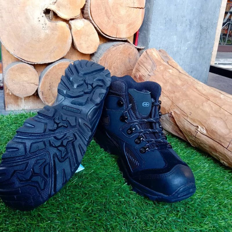 Jual Sepatu Gunung/ Hiking Tortois Black Co-Trek | Shopee Indonesia