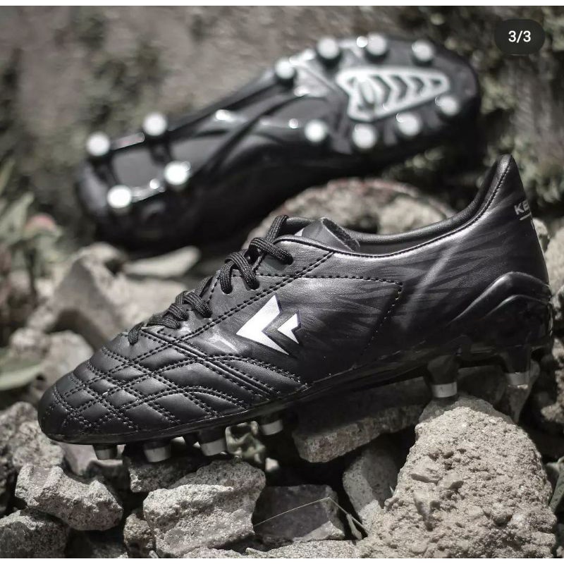 Jual Sepatu Sepakbola Sevspo Garuda (Black/Silver) | Shopee Indonesia