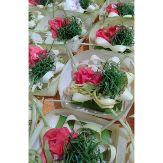 Jual Canang Sari Ceper isi 6 canang (Banten Hindu) | Shopee Indonesia