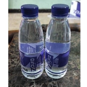 Jual AIR KESEHATAN IZAURA BOTOL KECIL 330 ML | Shopee Indonesia