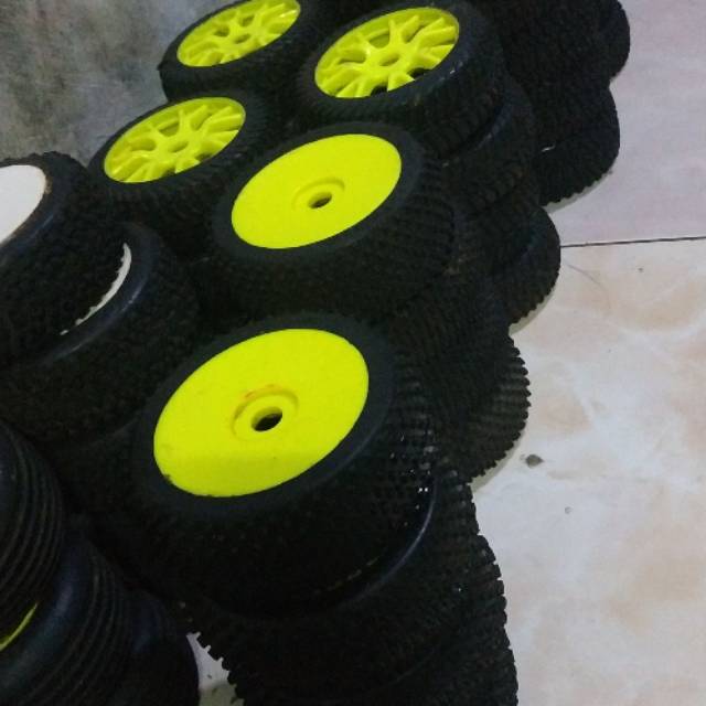 Jual Ban velg set rc buggy 1/8 hex17 | Shopee Indonesia