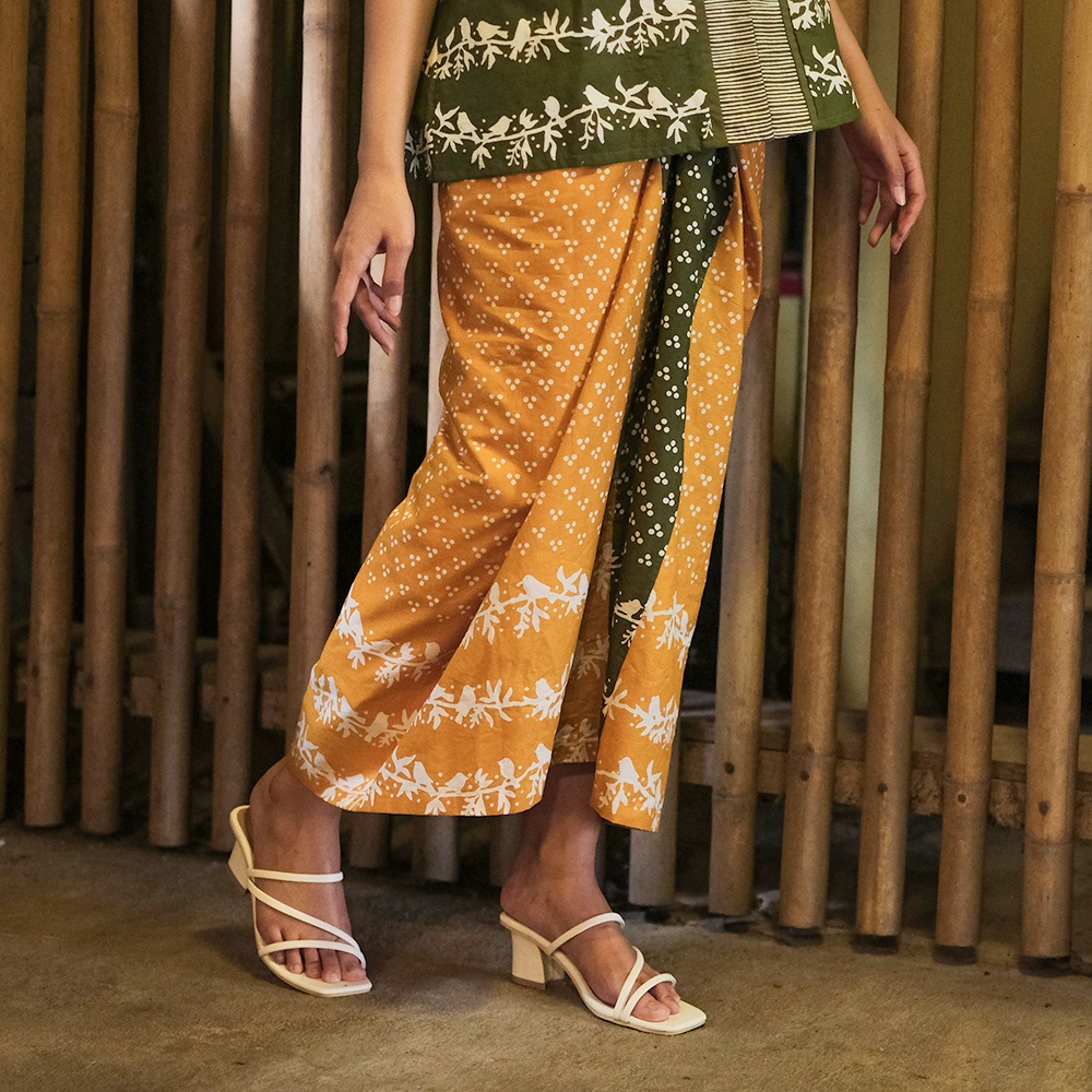 Jual NONA RARA - Dhanira Skirt SITS P0059, Celana Batik Kasual Modern ...