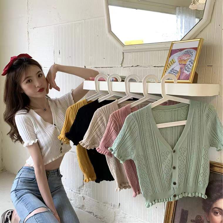 Jual JOANA CROP BUTTON WANITA / Korean Lettuce Vneck - ATASAN CROP TOP KOREAN STYLE RIB | Shopee ...