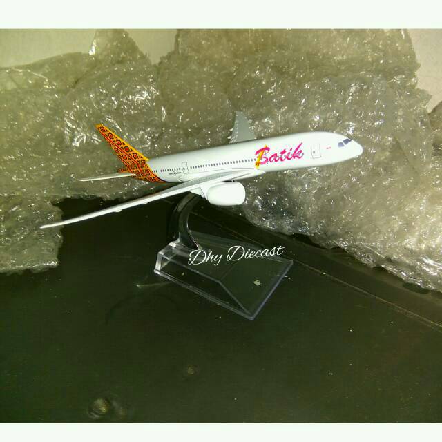 Jual Miniatur pesawat batik air | Shopee Indonesia