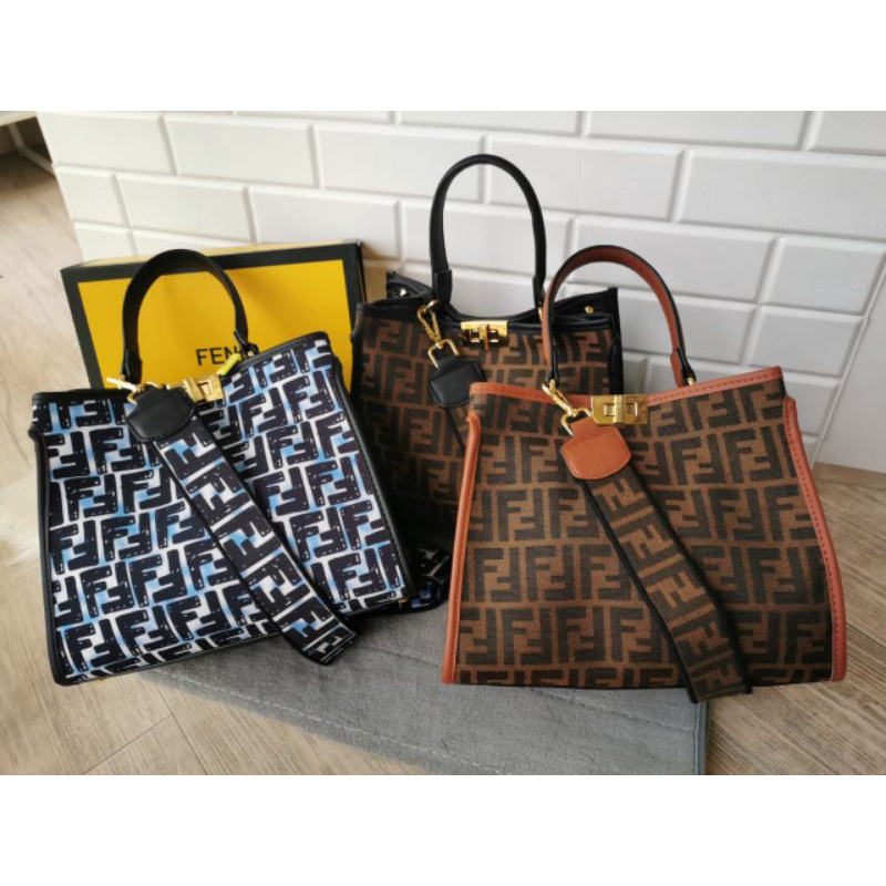 Jual FENDI PEE A BOO XLITE MEDIUM 30X26X12CM | Shopee Indonesia