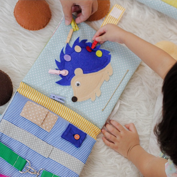 Jual Busy Book Seri Motorik | Quiet Book | Buku Kreatif Motorik Anak ...