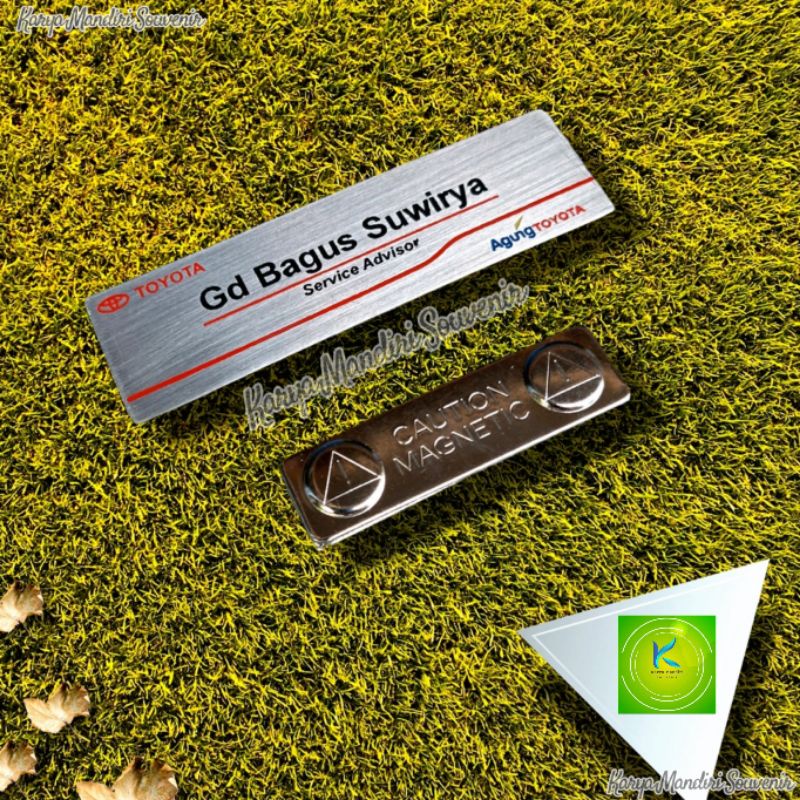 Jual Papan Nama Dada Name Tag Grafir Bahan Stainless Logo TOYOTA Magnet ...