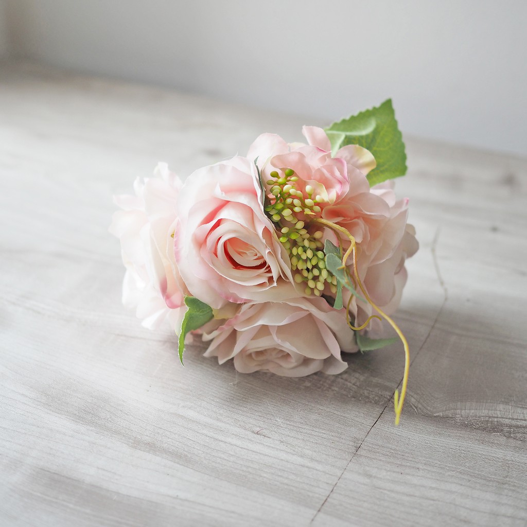 Jual Buket Bunga Mawar Artifisial dengan Berry / Large Rose Bouquet ...