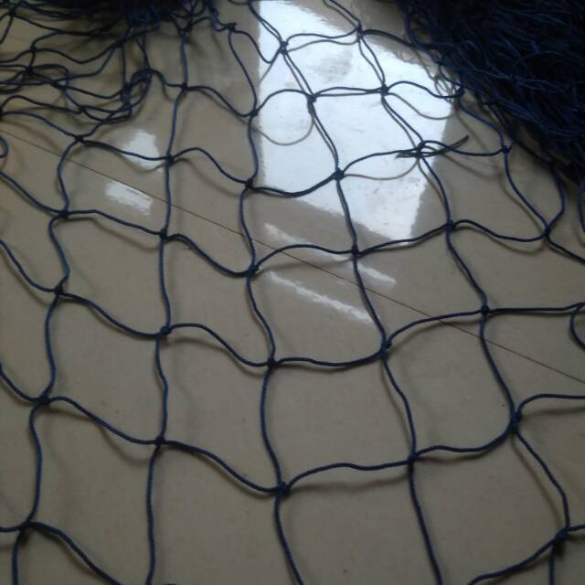 Jual Jaring lubang 4 cm ukuran bahan tggi 1x100 m | Shopee Indonesia